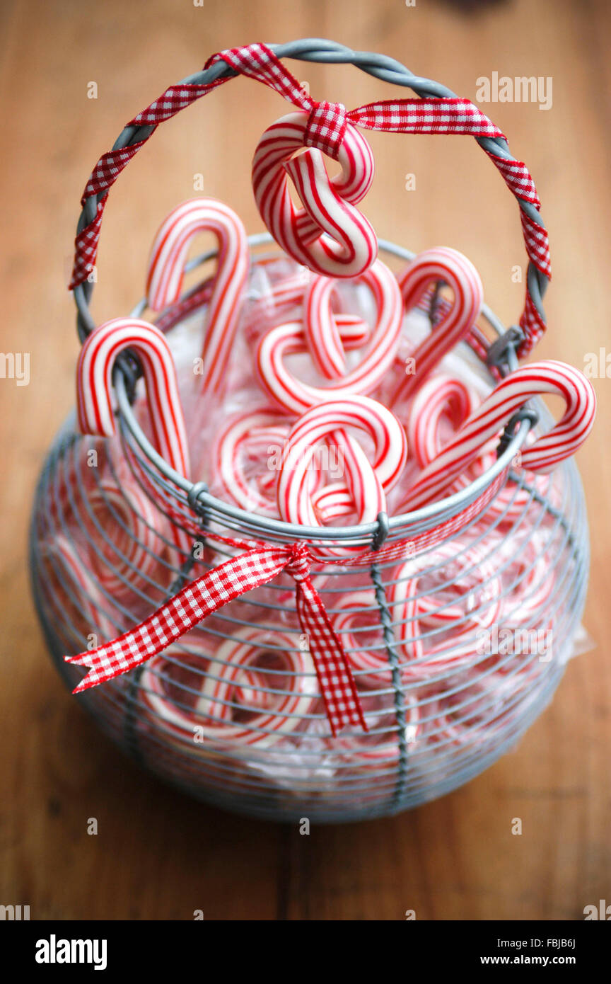 Red white sugar pretzels and candy canes Stock Photo - Alamy