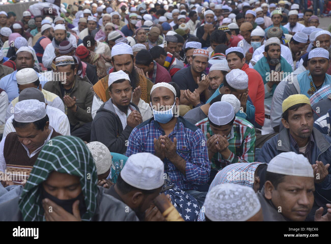 Bangladeshi Muslim devotee participates in Akheri Munajat, or last ...