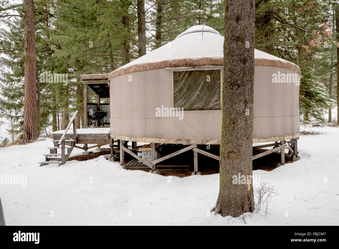 Cold winter yurt hi-res stock photography and images - Alamy