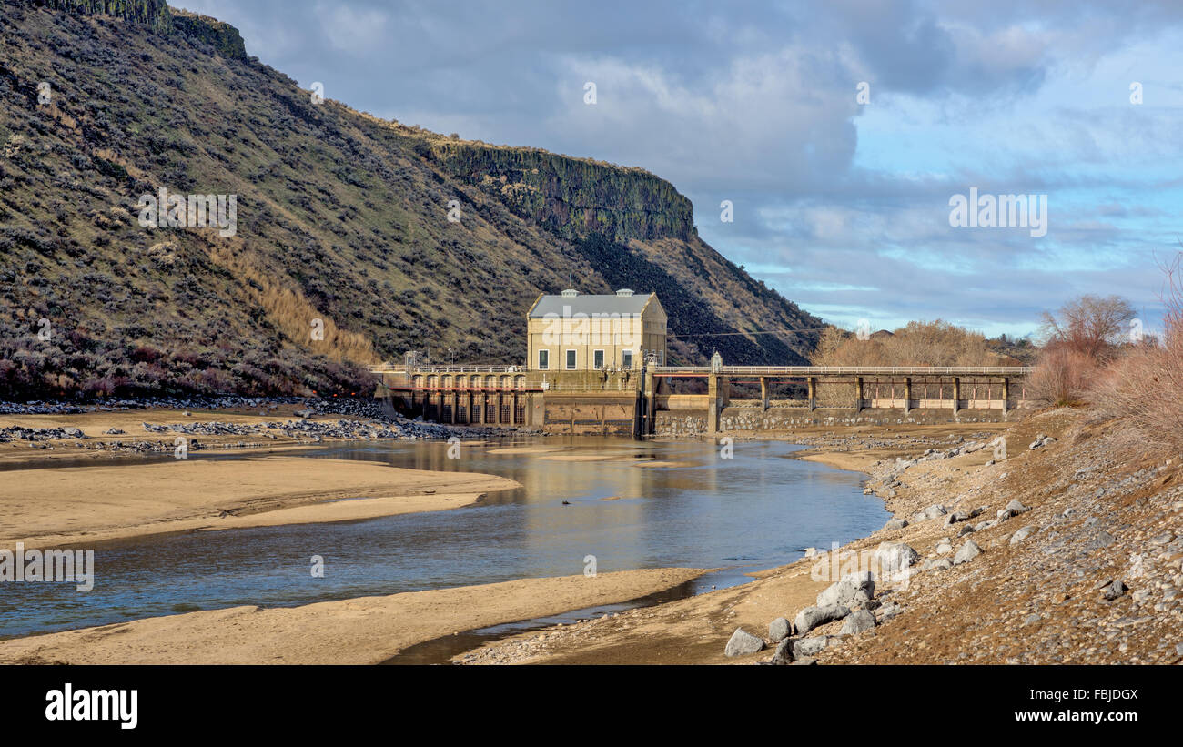 Local diversion Dam used for irrigation Stock Photo - Alamy