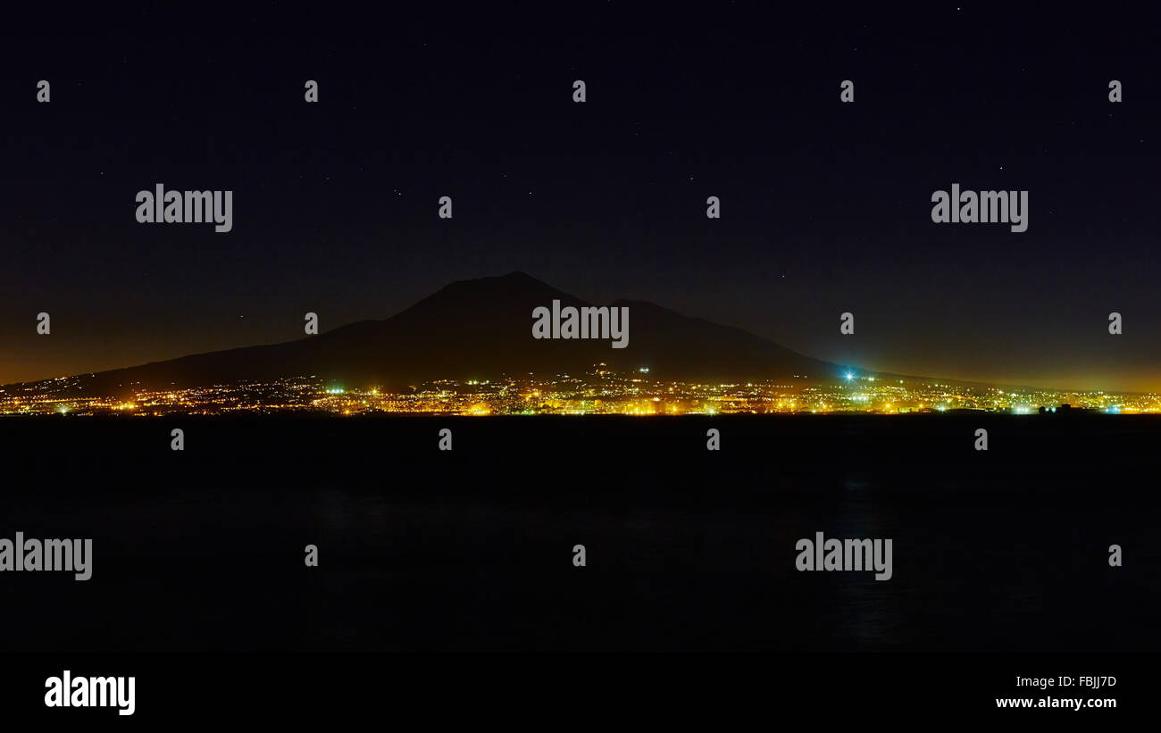View mount vesuvius from sorrento hi-res stock photography and images ...