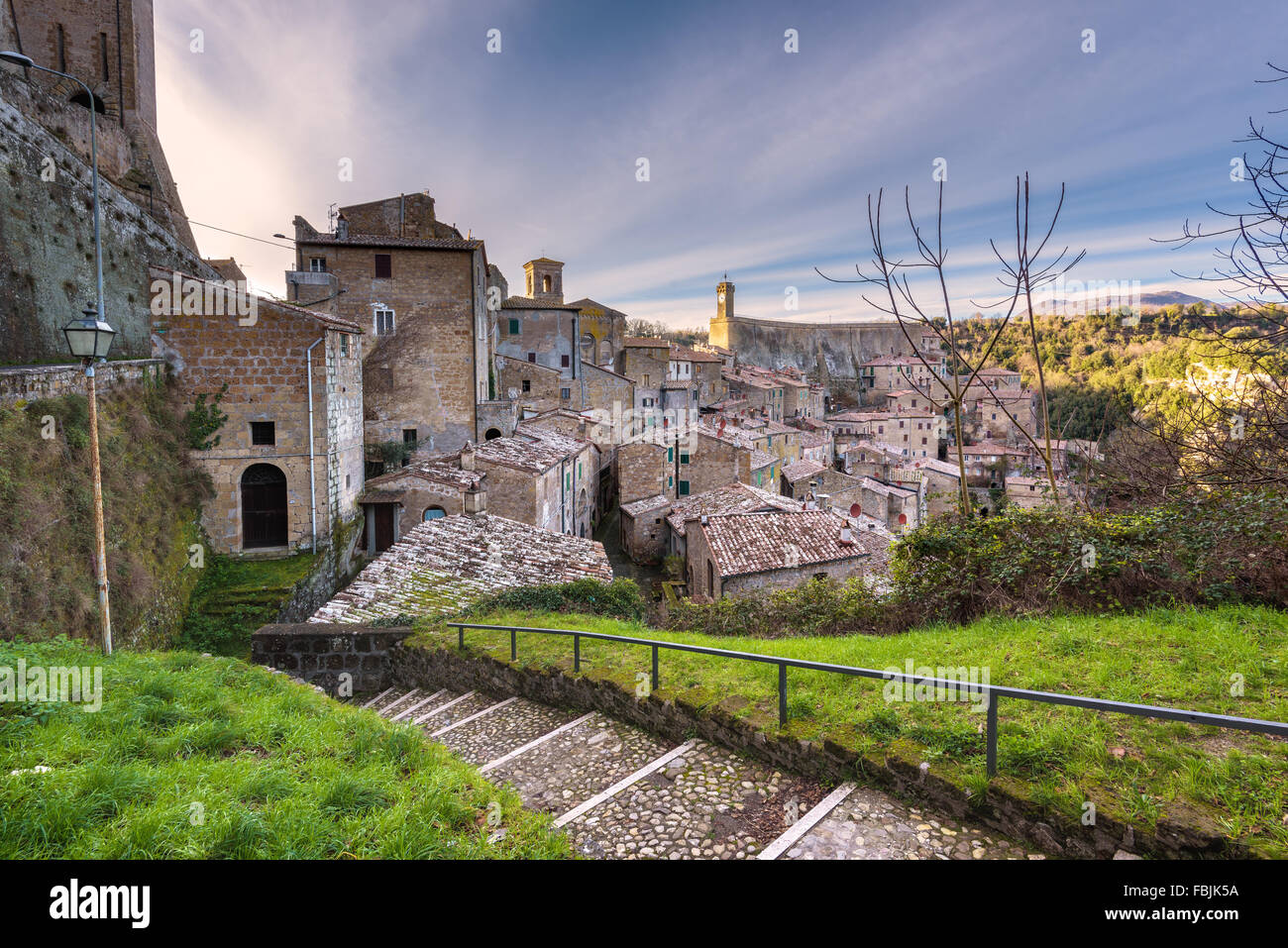 Medieval buildings in Etruscan town, Sorano Stock Photo - Alamy