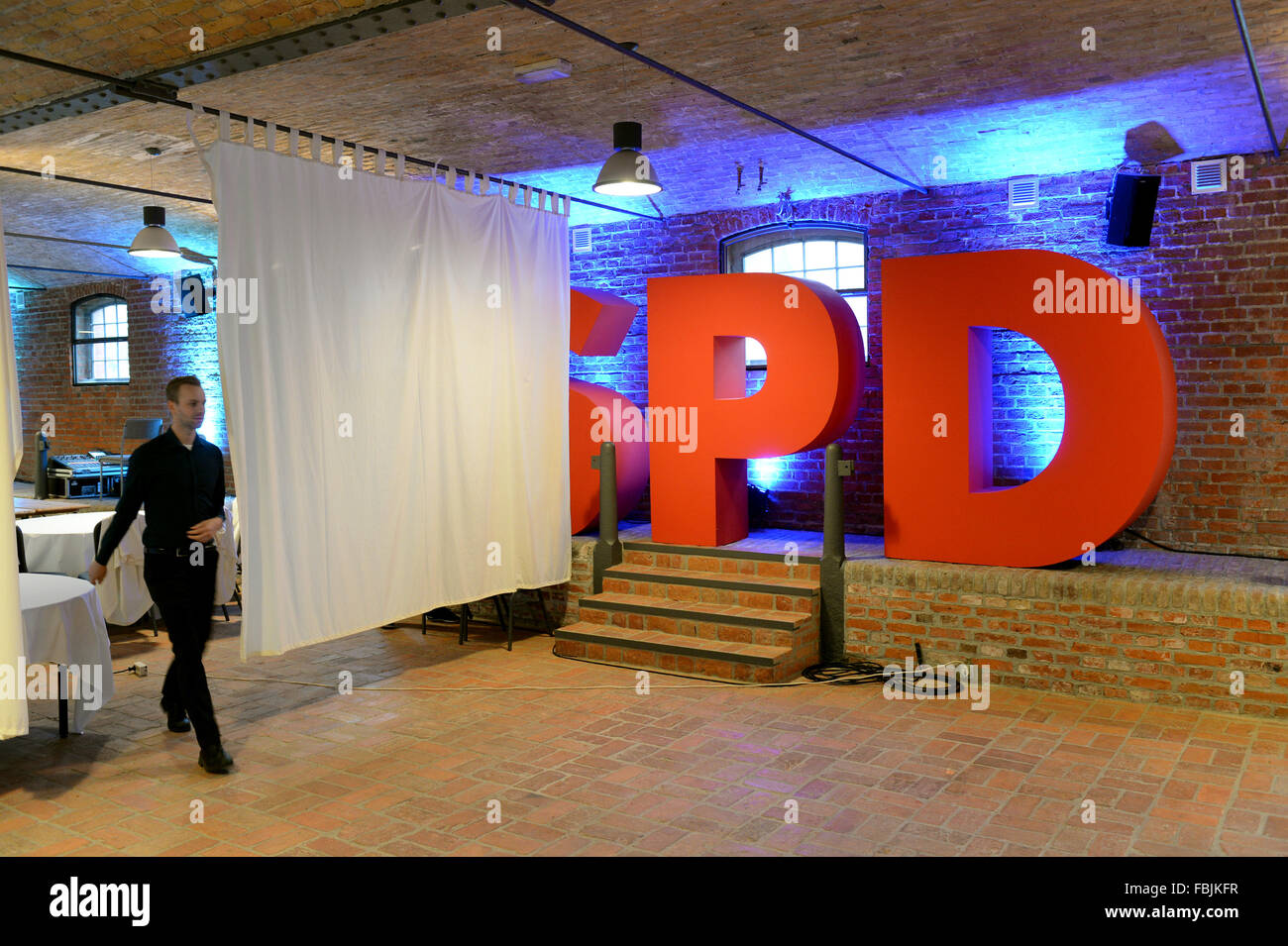 Nauen, Germany. 17th Jan, 2016. The party logo of the SPD stands ...