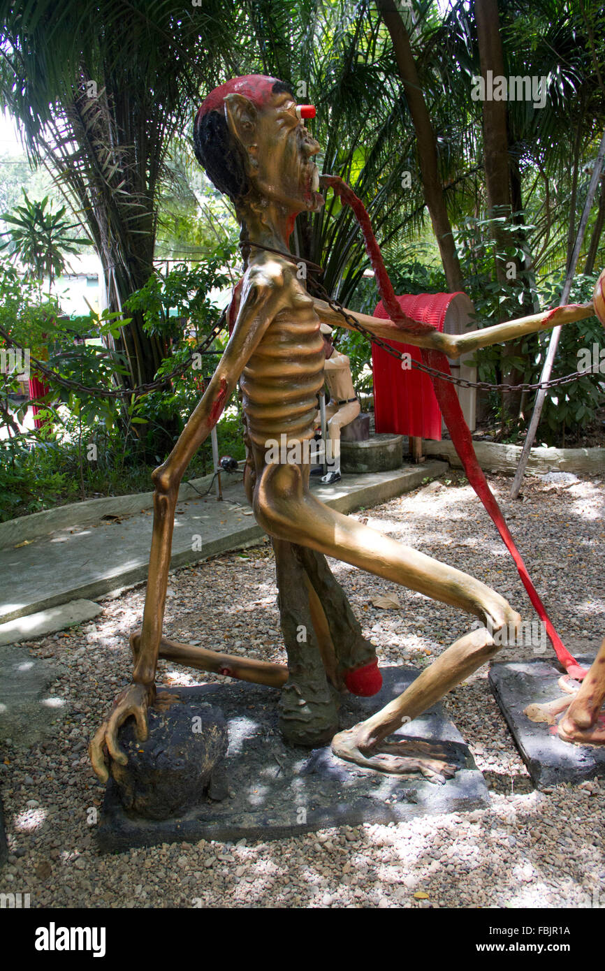 Gruesome statues of scenes from hell at Wat Mae Kaet Noi or the "Hell ...