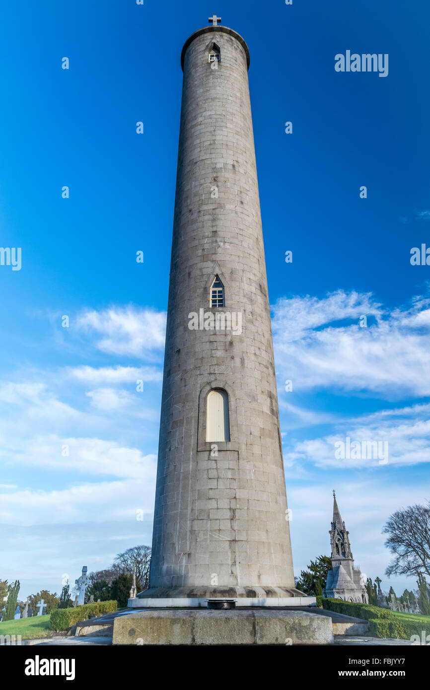 O'Connell round tower monument in Glasnevin cemetery in Dublin Stock ...