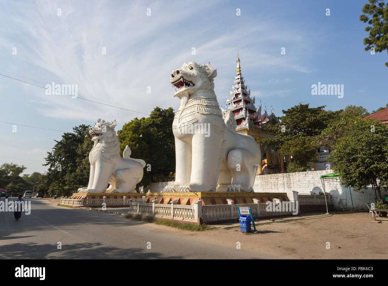 Mandalay myanmar lion hi-res stock photography and images - Alamy
