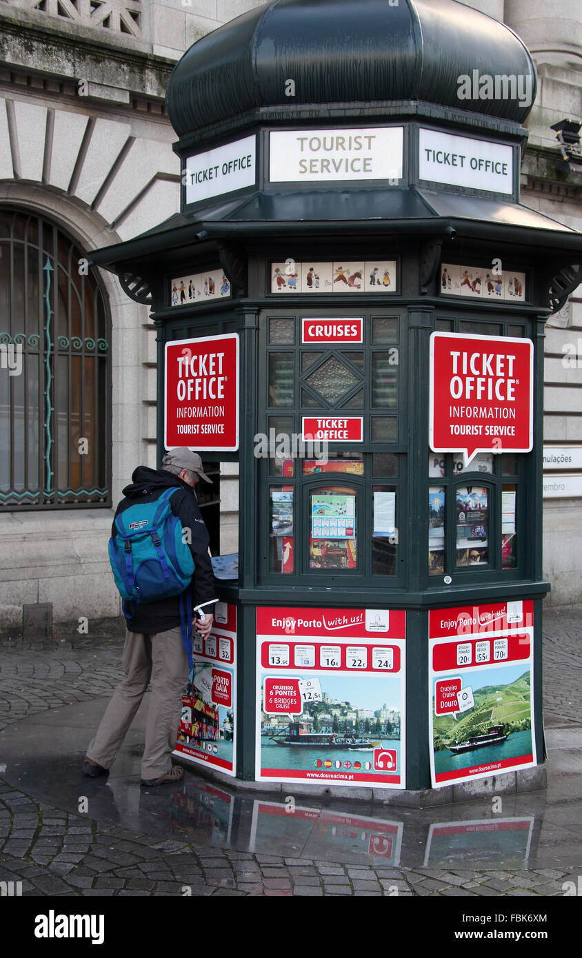 Ticket kiosk booth tourism sign hi-res stock photography and images - Alamy