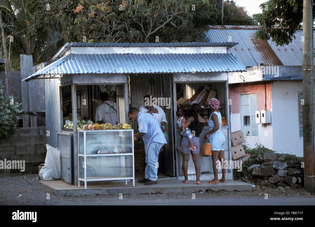 Shack selling fruit on the island of Mauritius Stock Photo - Alamy