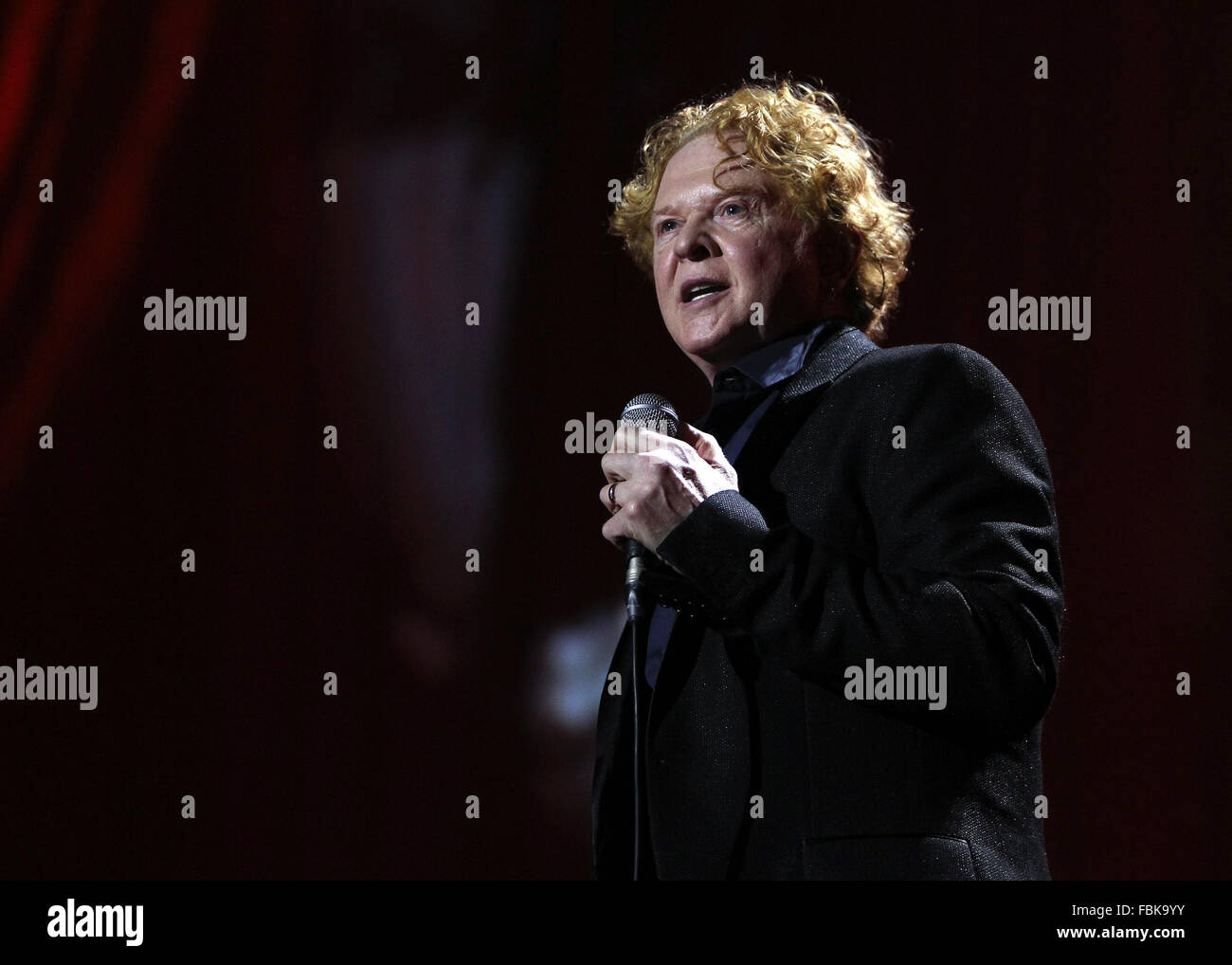 Mick Hucknell performing with Simply Red at the O2 Arena Featuring ...