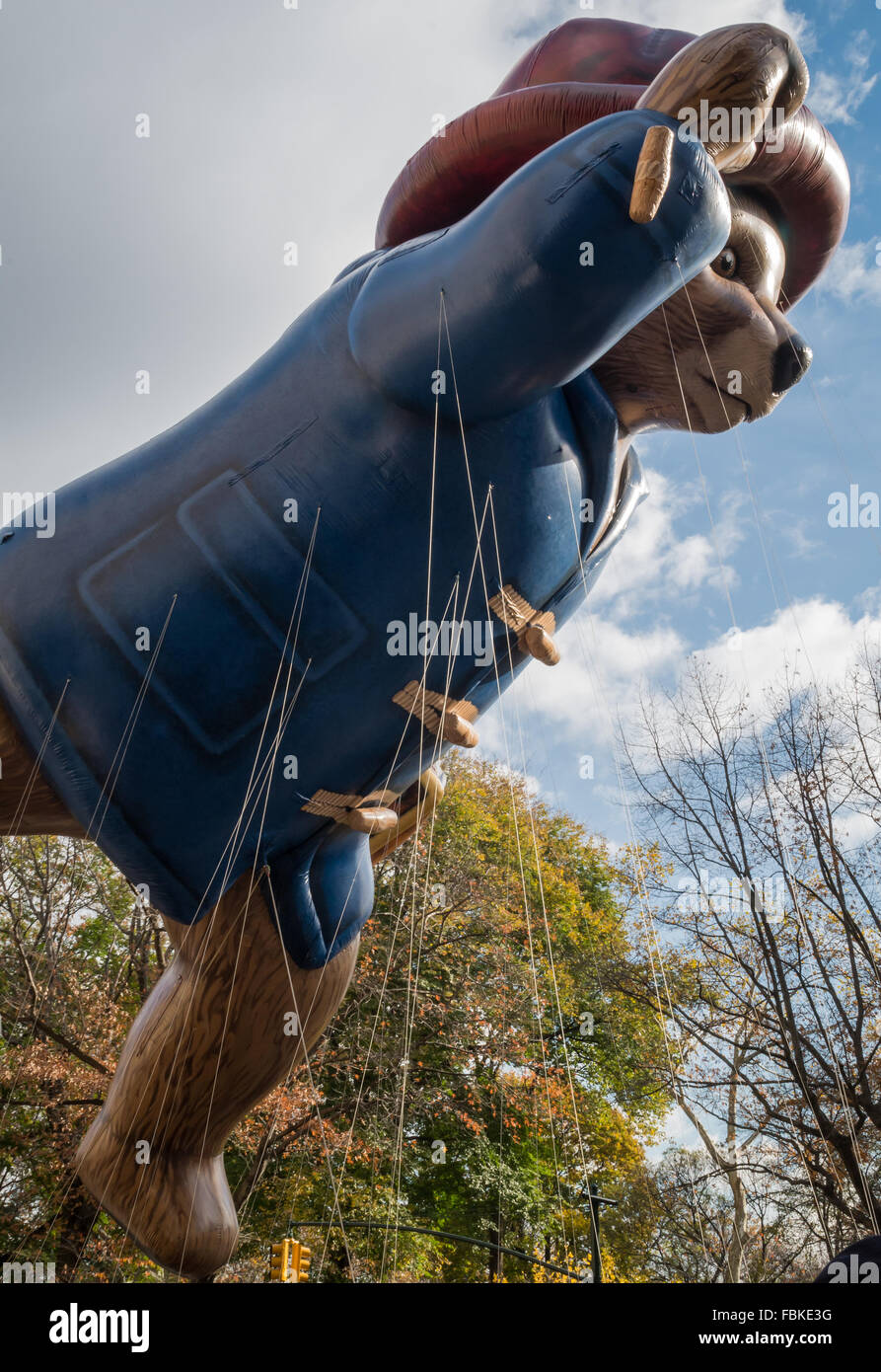 Paddington bear balloon where hi-res stock photography and images - Alamy
