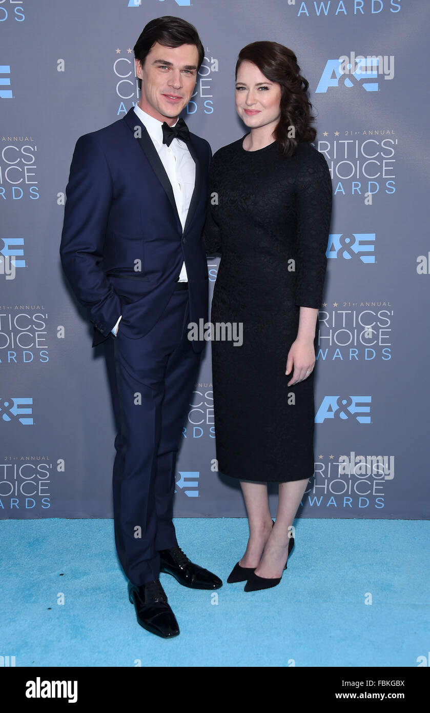 Santa Monica, California, USA. 17th Jan, 2016. Finn Wittrock & Sarah ...