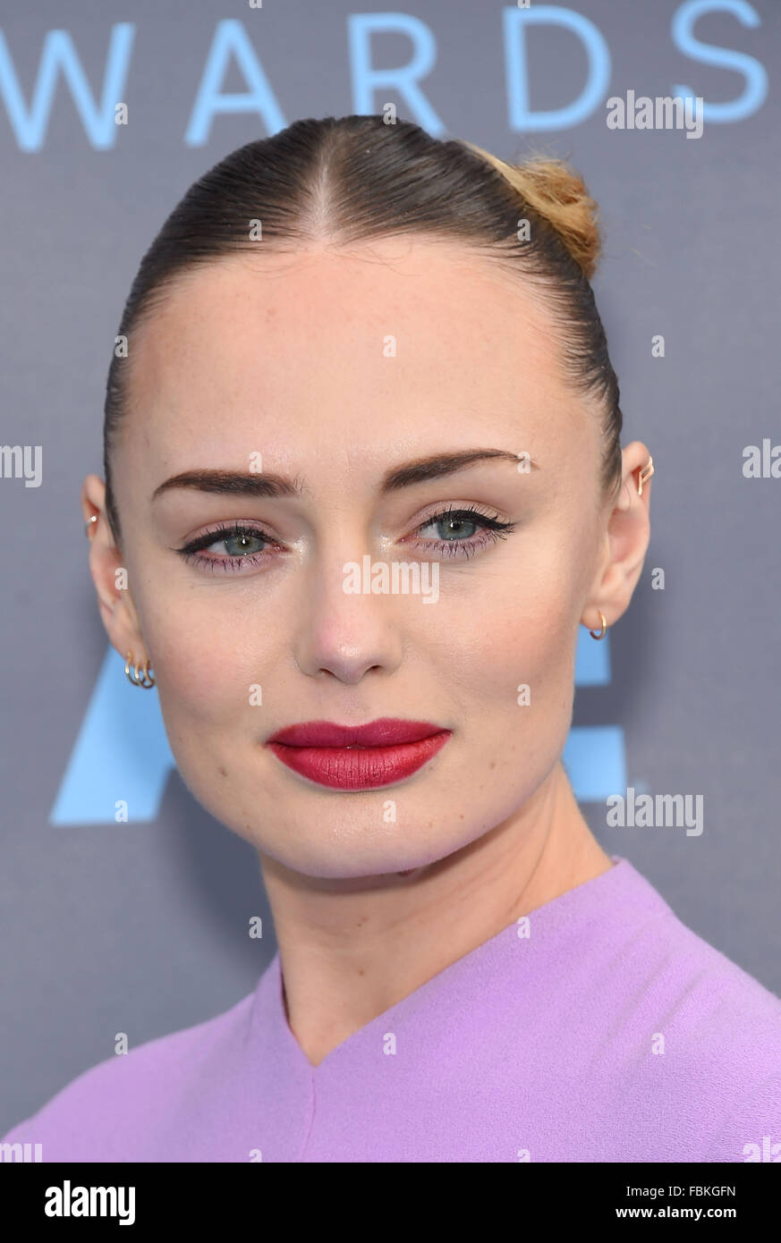 Santa Monica, California, USA. 17th Jan, 2016. Laura Haddock arrives ...