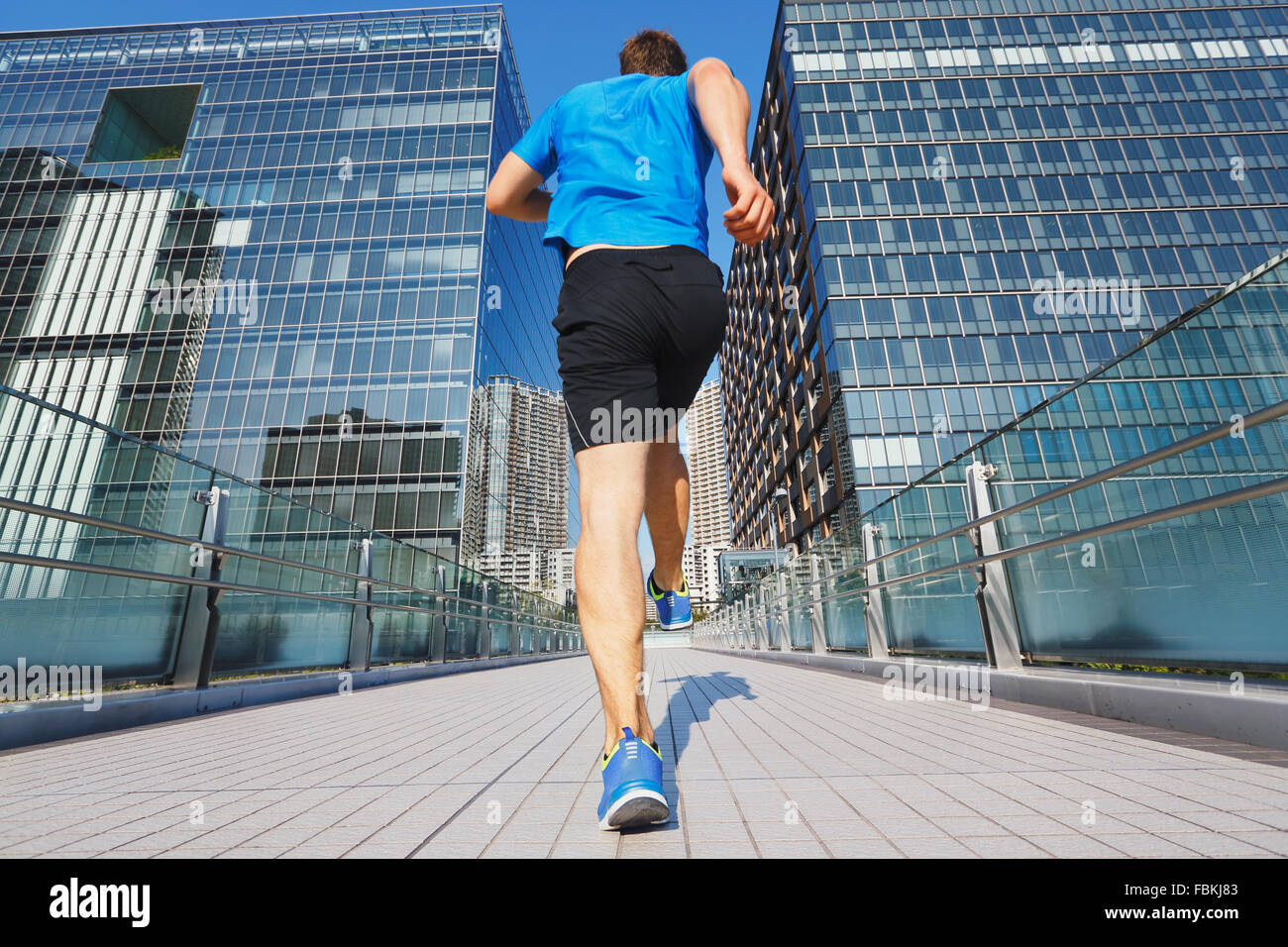 Man rear view running hi-res stock photography and images - Alamy