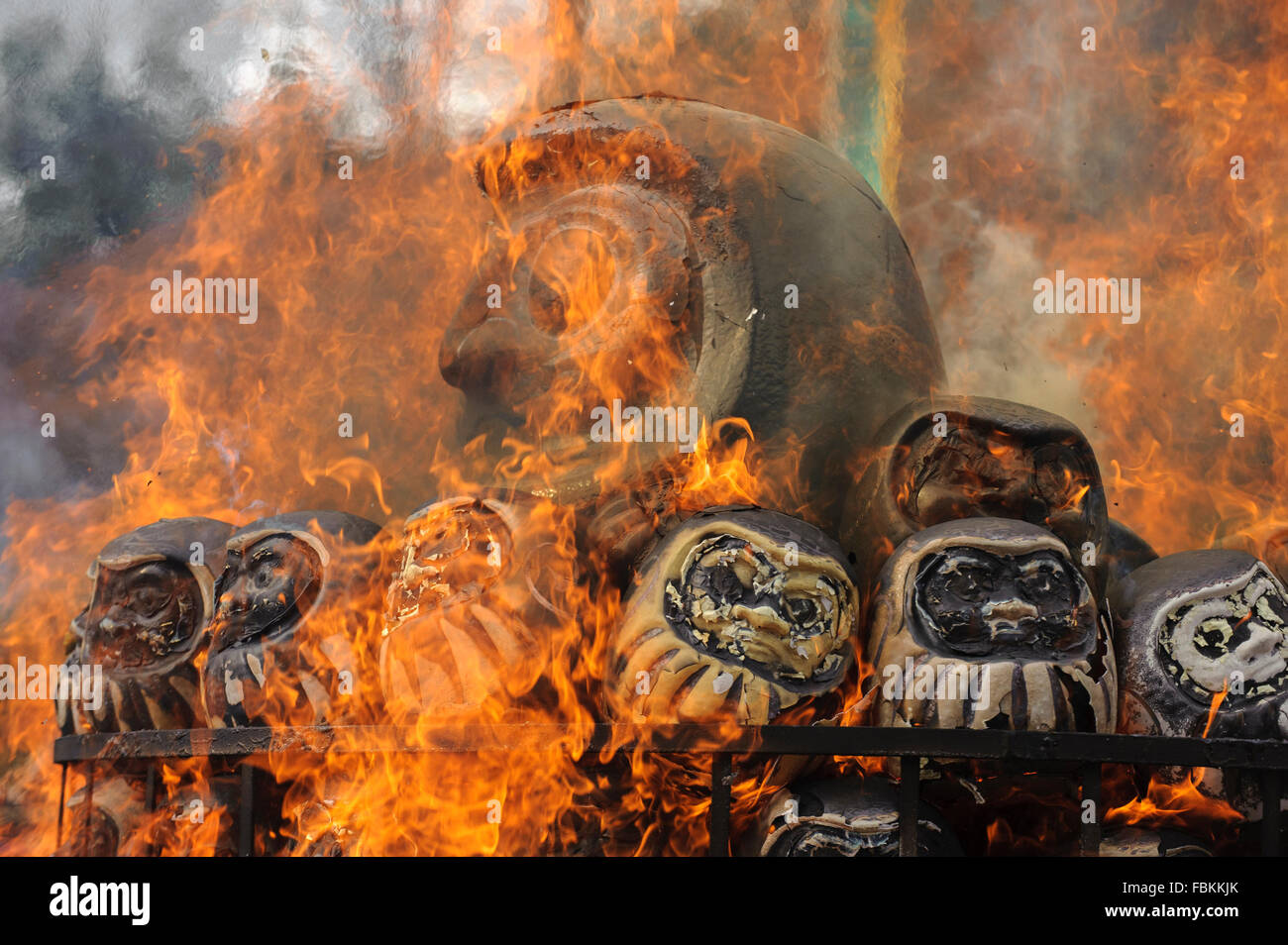 Gifu, Japan. 17th Jan, 2016. 10,000 Daruma dolls, which are thought to ...