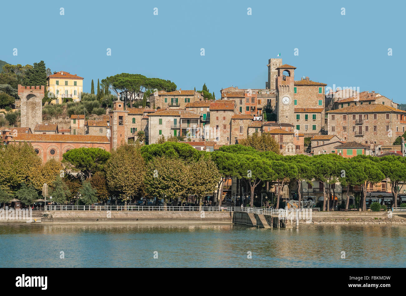 Lakefront and Pier of Passignano sul Trasimeno, Umbria, Italy Stock ...