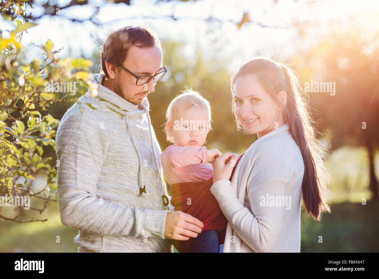 Family in nature hi-res stock photography and images - Alamy