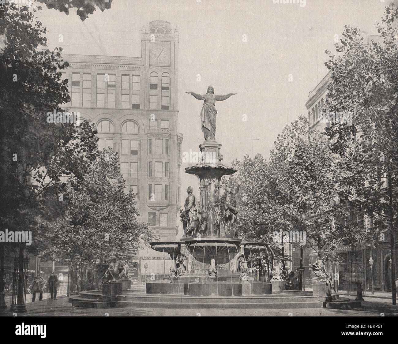 Cincinnati fountain square hi-res stock photography and images - Alamy
