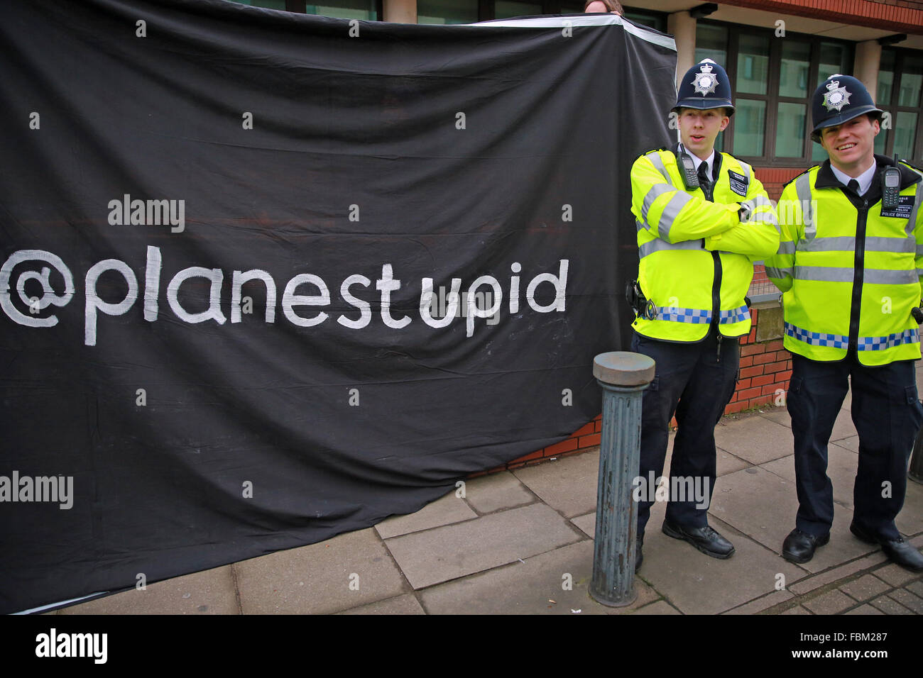 Police officers stand outside court hi-res stock photography and images ...