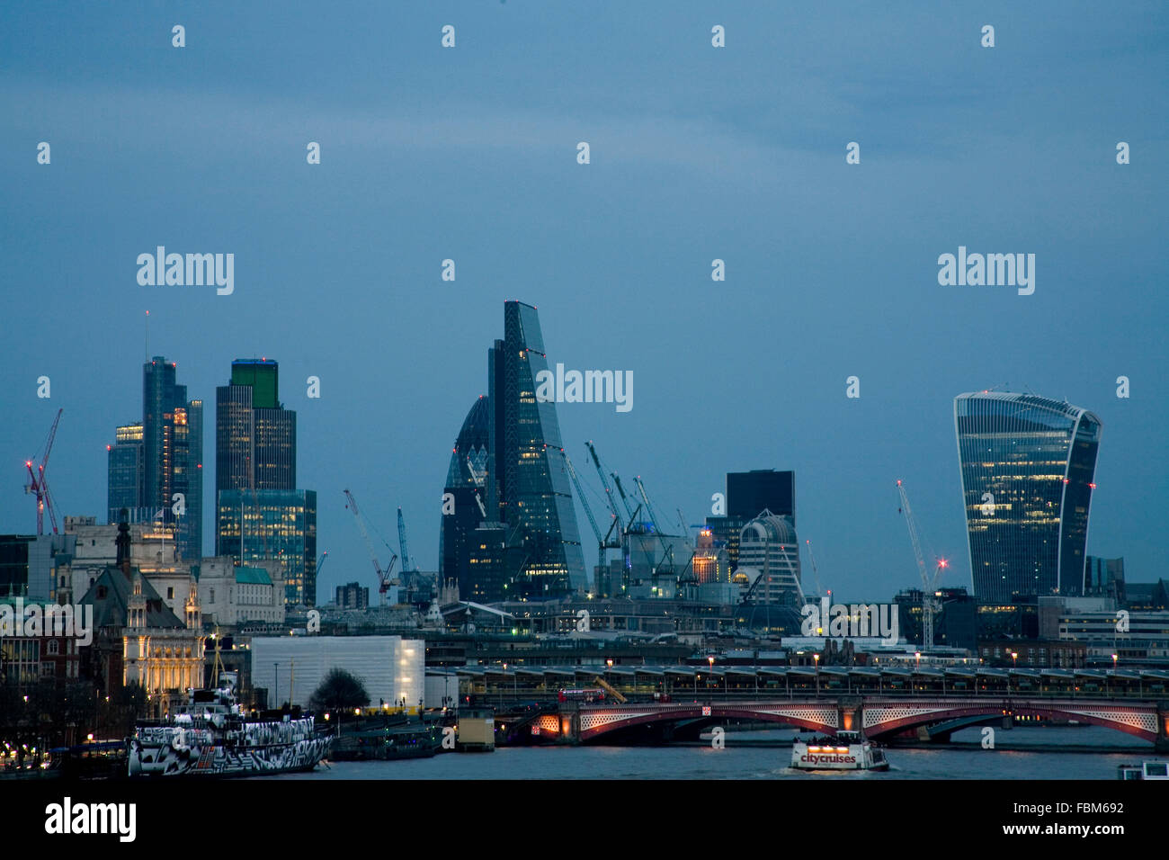 River thames view from waterloo bridge hi-res stock photography and ...