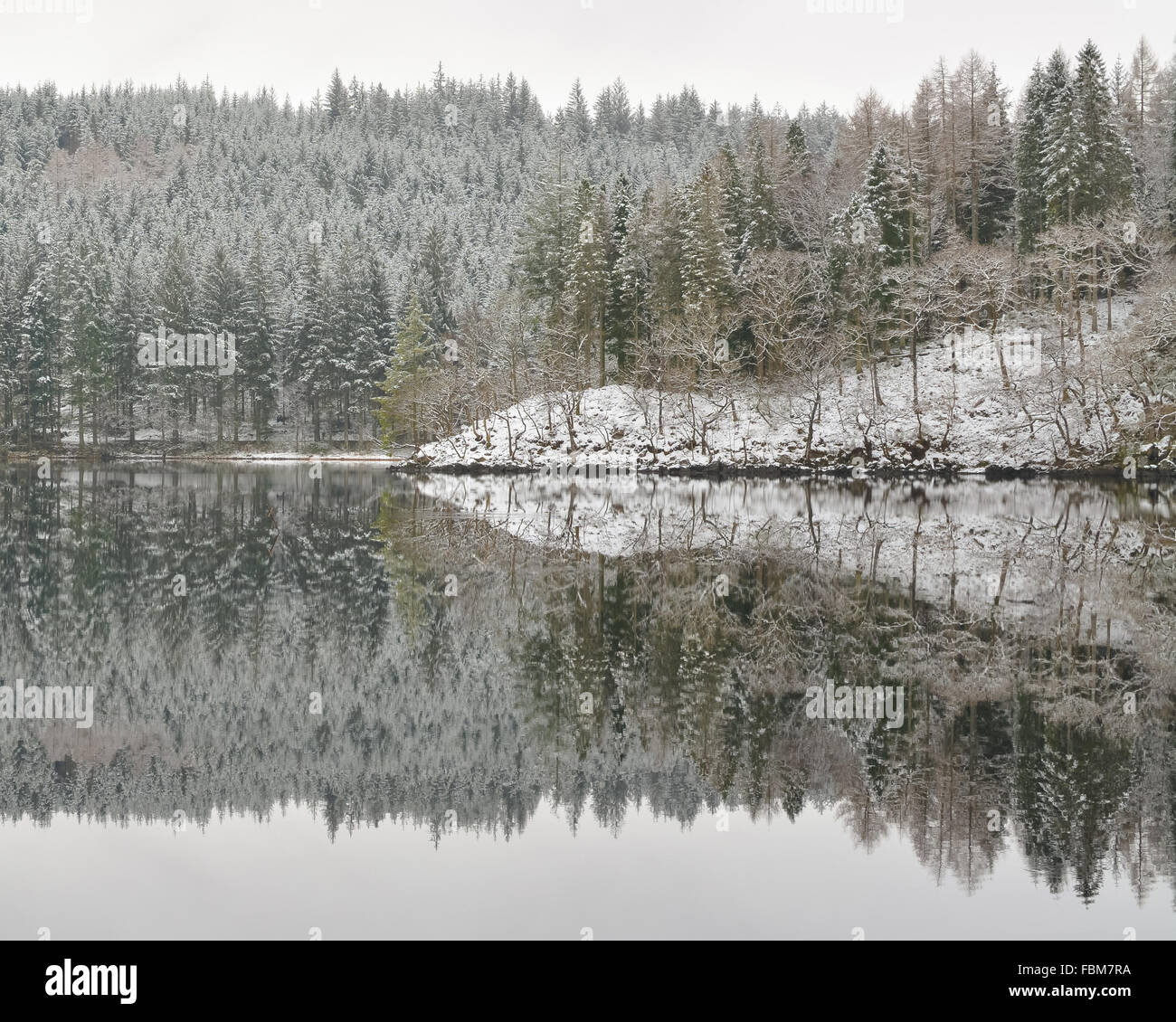 Reflections colours water hi-res stock photography and images - Alamy