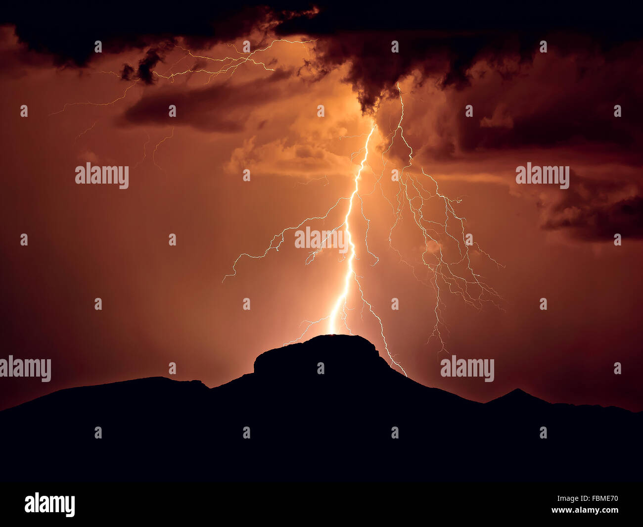 Lightning strike on woolsey peak hi-res stock photography and images ...