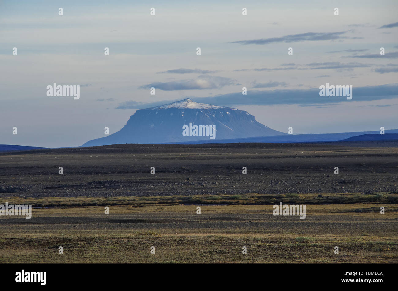 Higrhlinds view to snaefell volcano hi-res stock photography and images ...