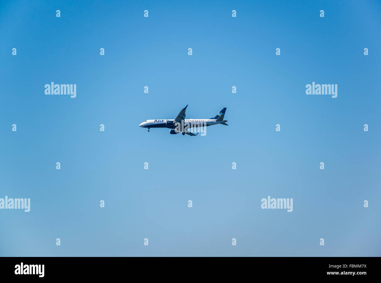 Airplane airborne hi-res stock photography and images - Alamy