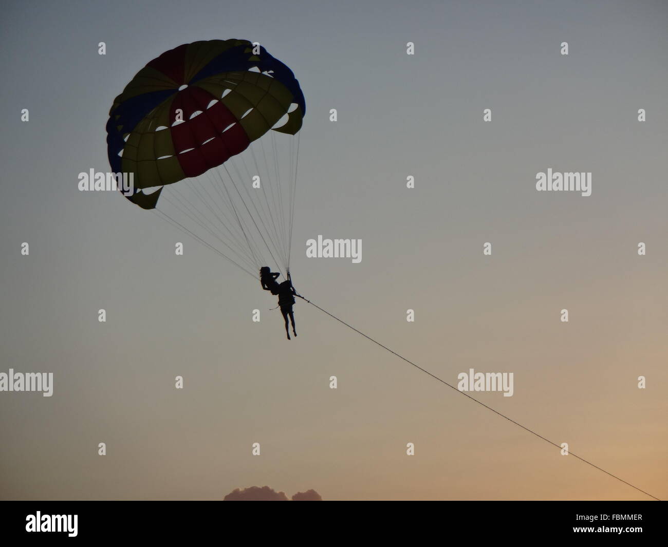Parachute jumping hi-res stock photography and images - Alamy