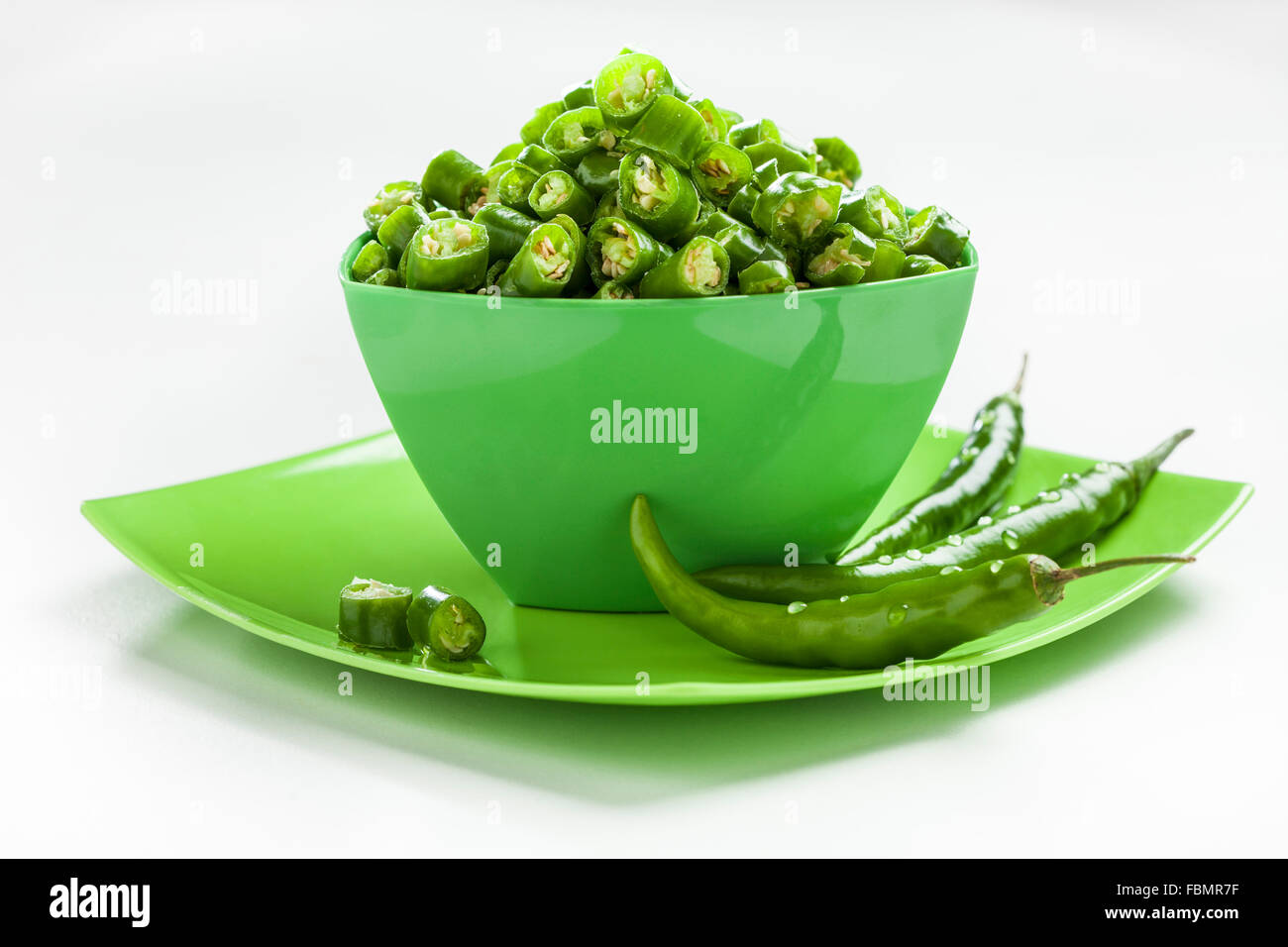 Green chillies hi-res stock photography and images - Alamy