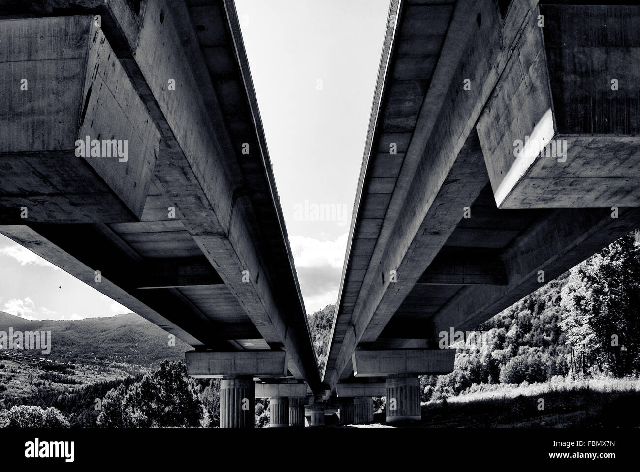 Concrete bridge girders hi-res stock photography and images - Alamy