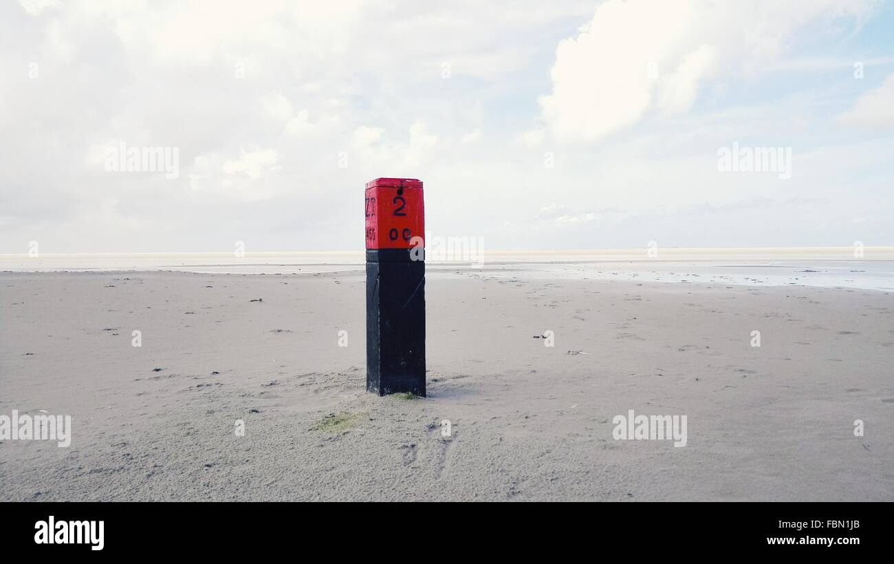 Depth Marker Stock Photos & Depth Marker Stock Images - Alamy