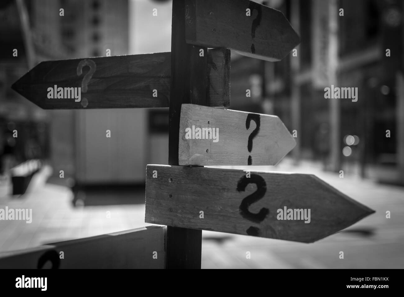 Question signs hi-res stock photography and images - Alamy