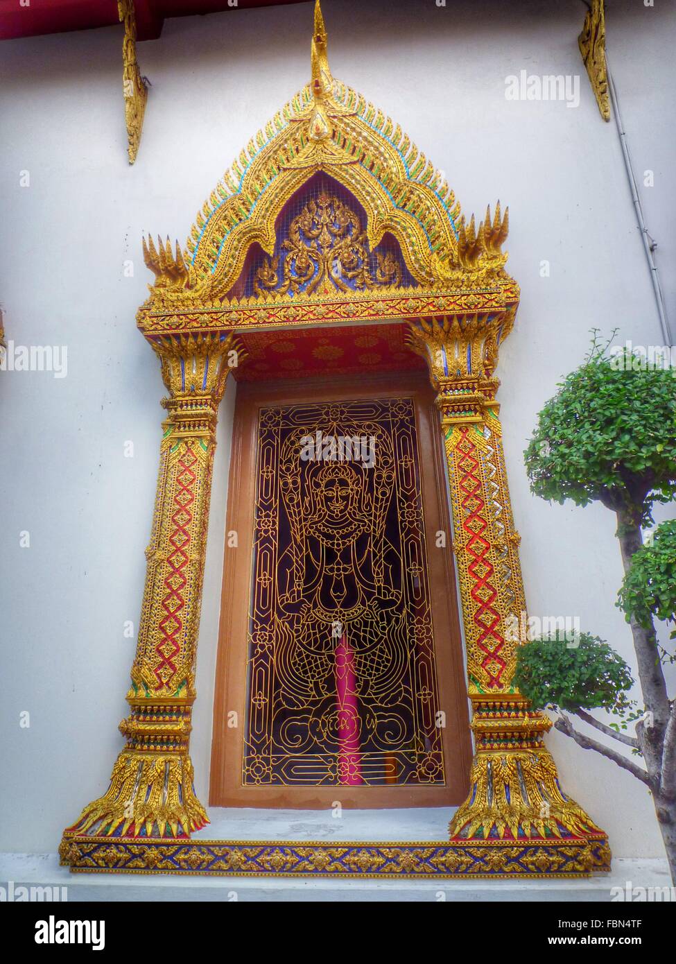 Buddhist temple architecture hi-res stock photography and images - Alamy