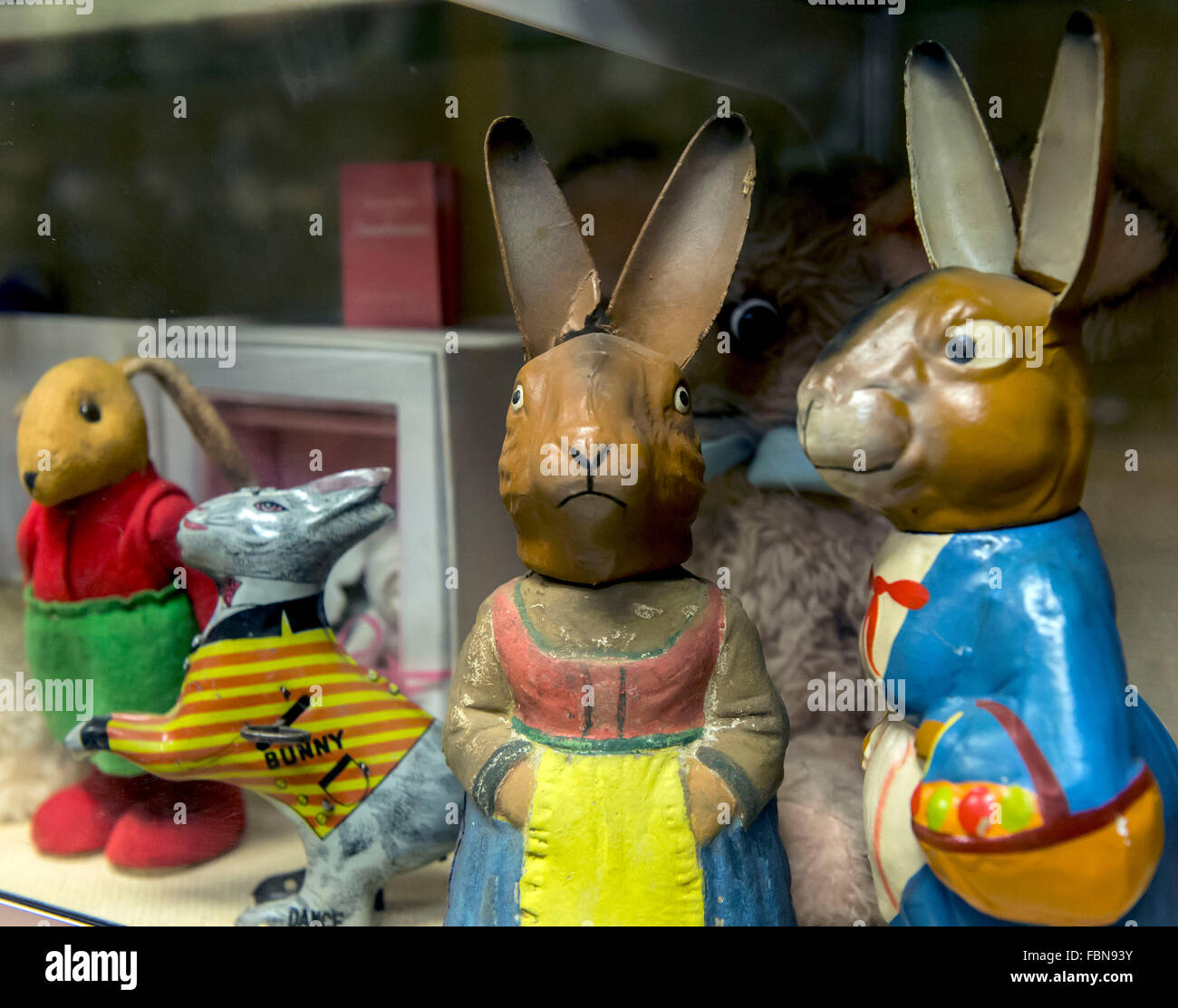 Portland, Oregon, USA. 17th Jan, 2016. Kidd's Toy Museum houses over ...