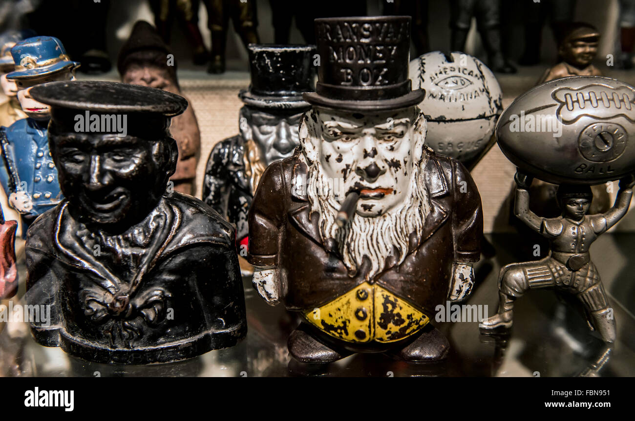Portland, Oregon, USA. 17th Jan, 2016. Kidd's Toy Museum houses over ...