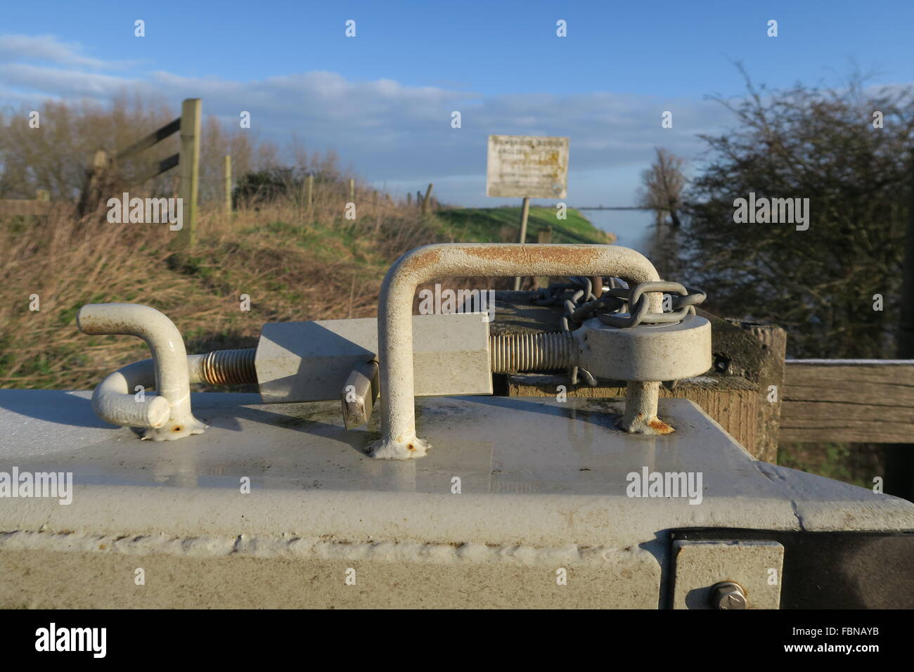 Floodgate mechanism hi-res stock photography and images - Alamy