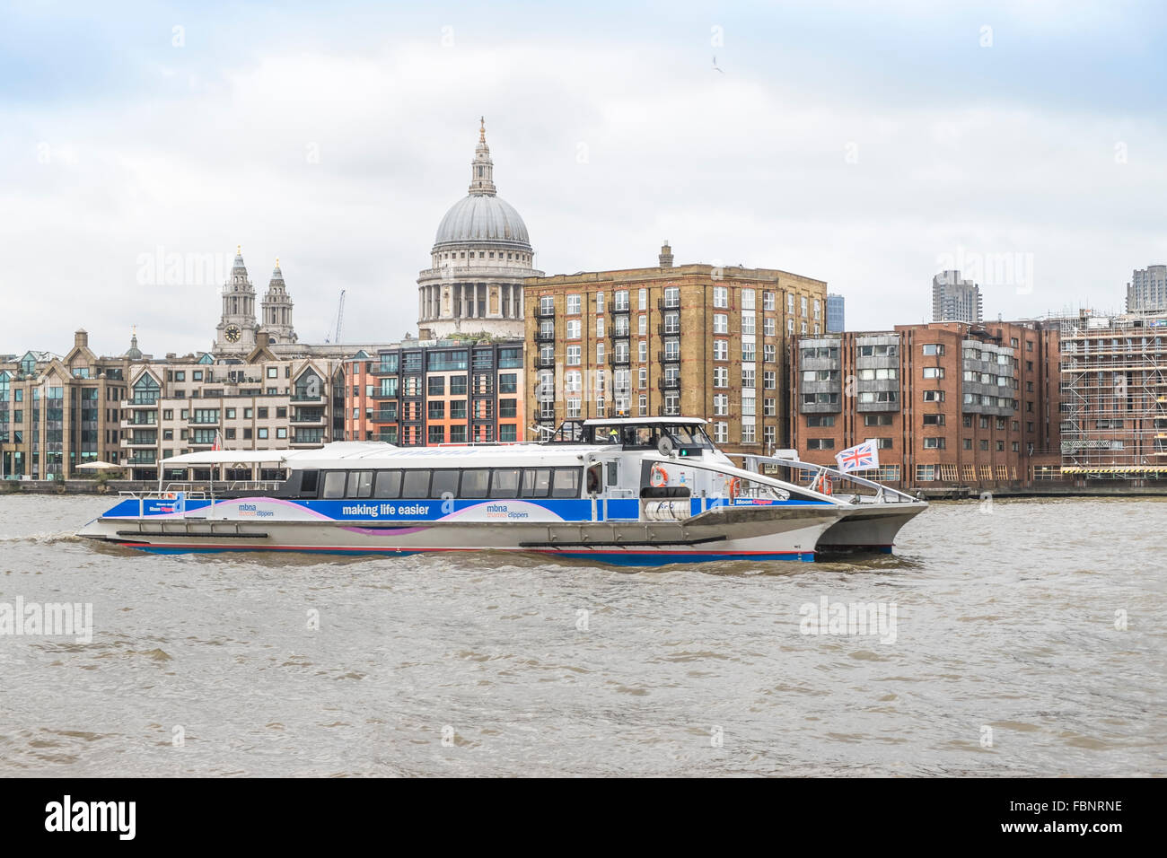 thames clippers vessel in front of st paul´s cathedral, london Stock ...
