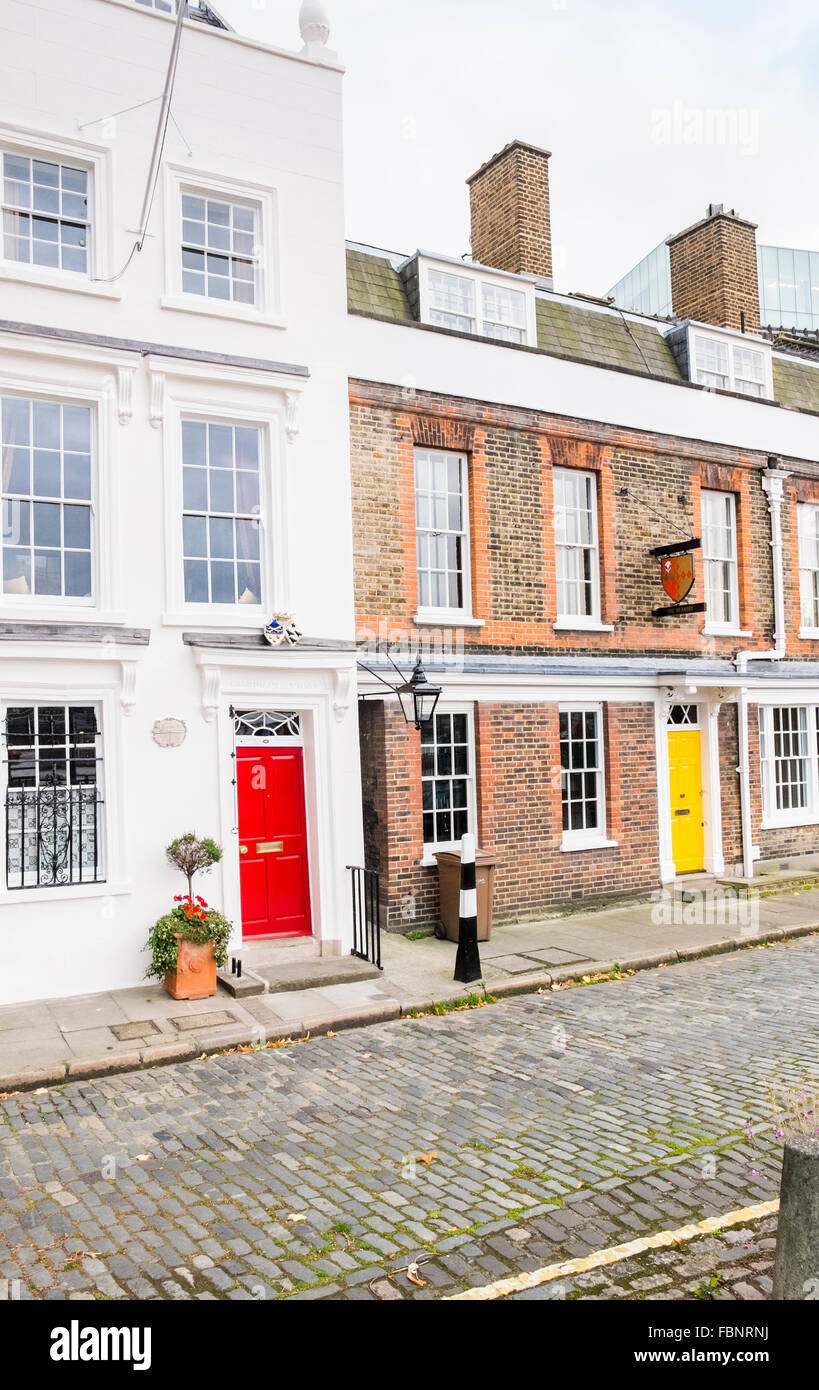 houses with red and yellow doors, southwark, london, england Stock ...
