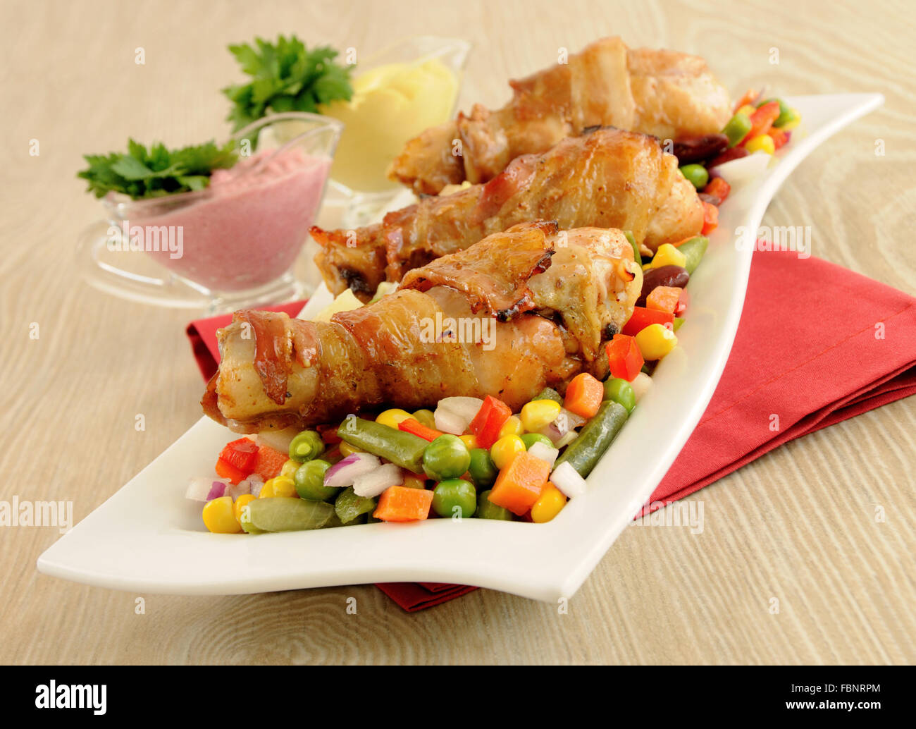 Bacon wrapped chicken hi-res stock photography and images - Alamy