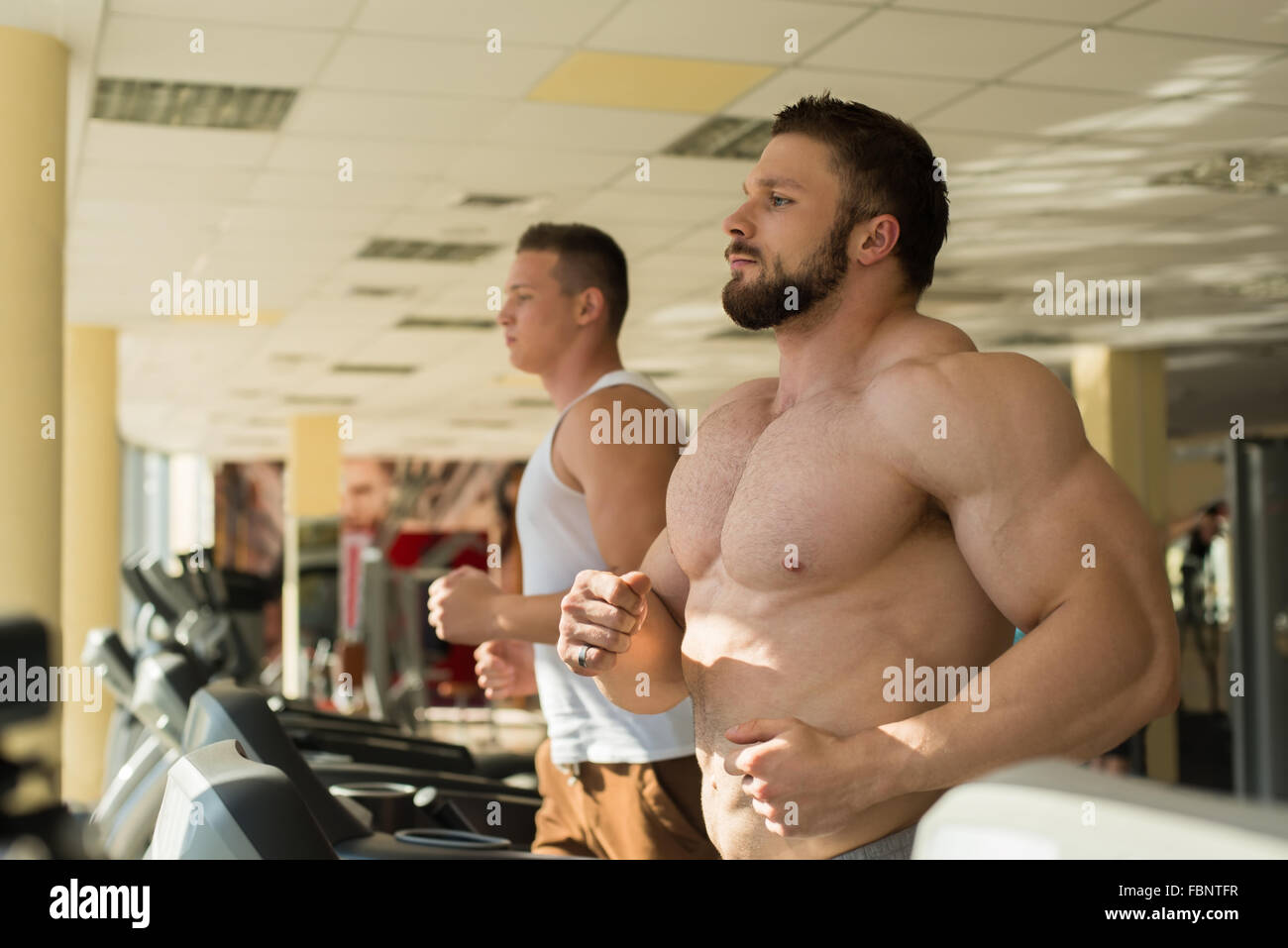 Two men gym hi-res stock photography and images - Alamy