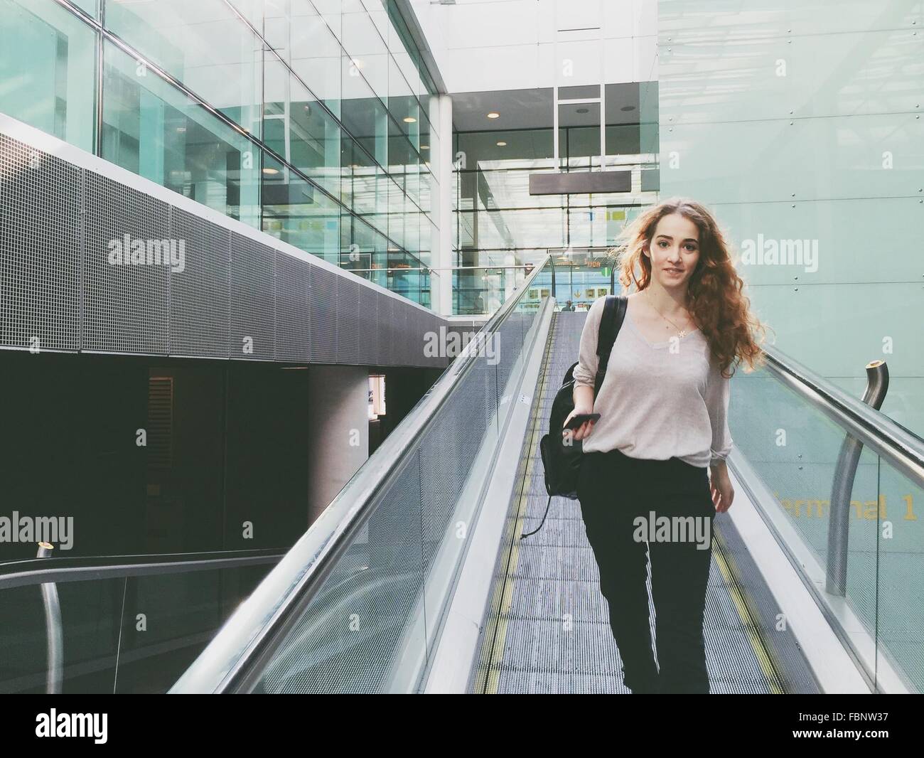 Escalator in architecture hi-res stock photography and images - Alamy