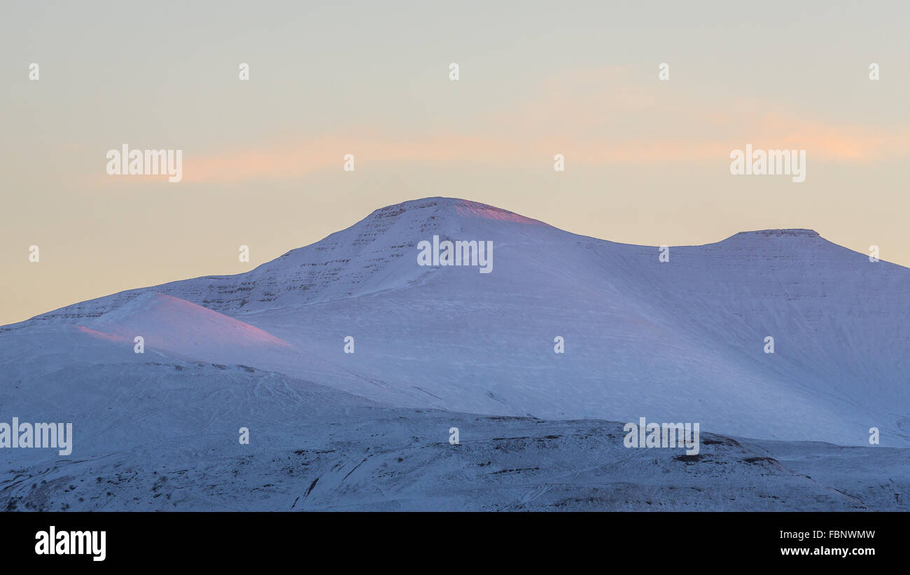 Snow on pen y fan hi-res stock photography and images - Alamy