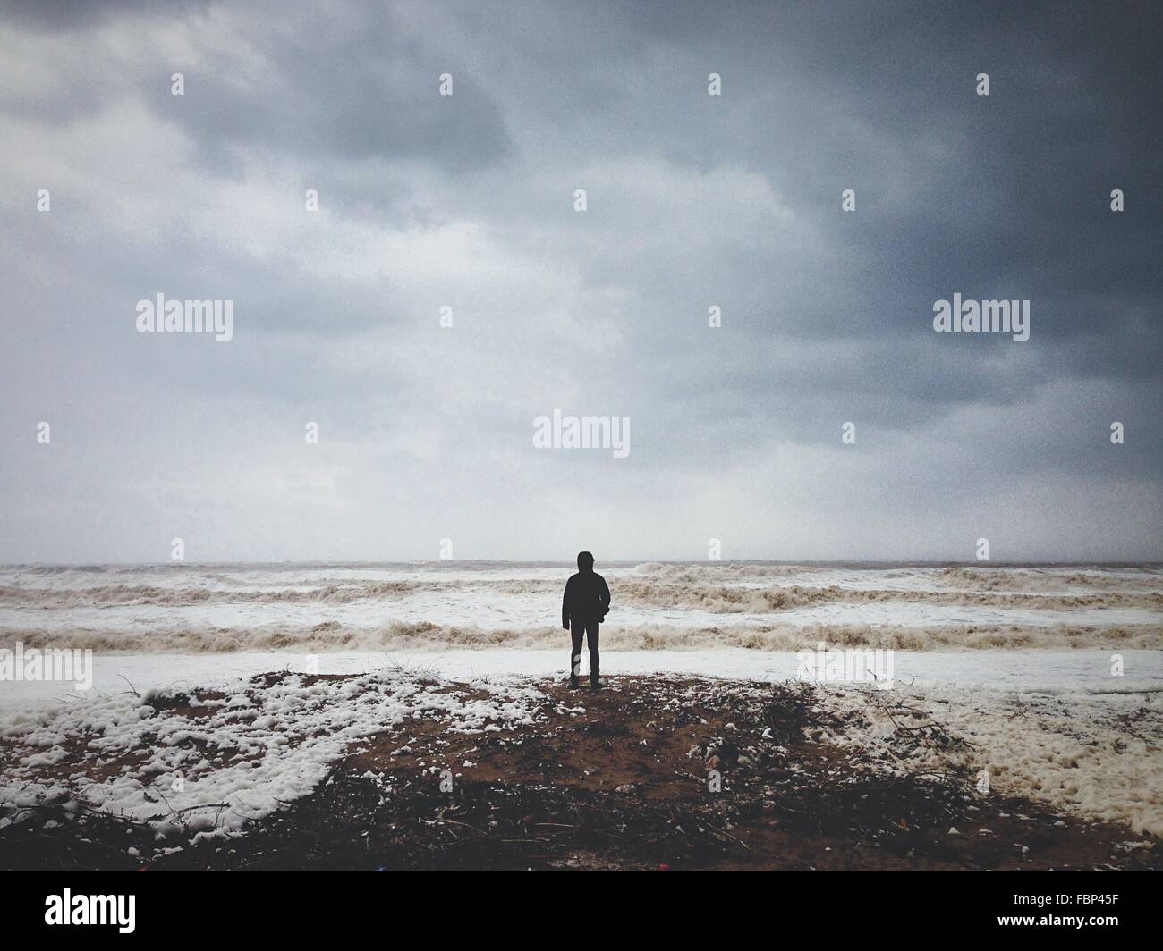 Standing against the storm hi-res stock photography and images - Alamy