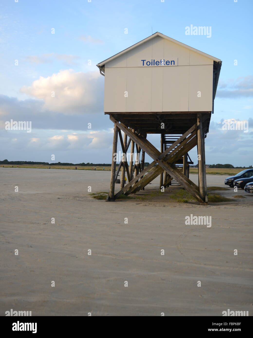 Building at beach hi-res stock photography and images - Alamy