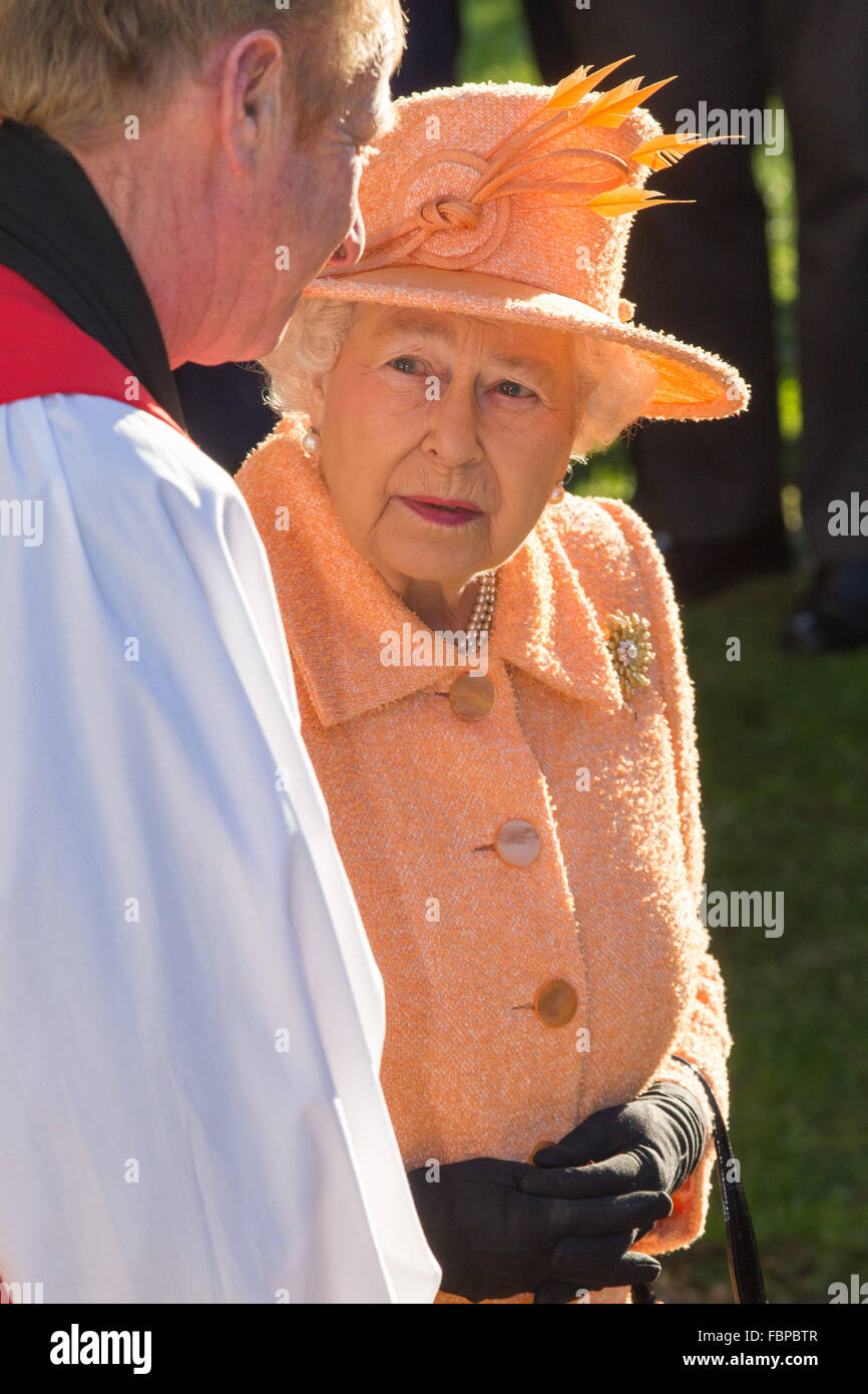 Hm queen elizabeth 2 hi-res stock photography and images - Alamy