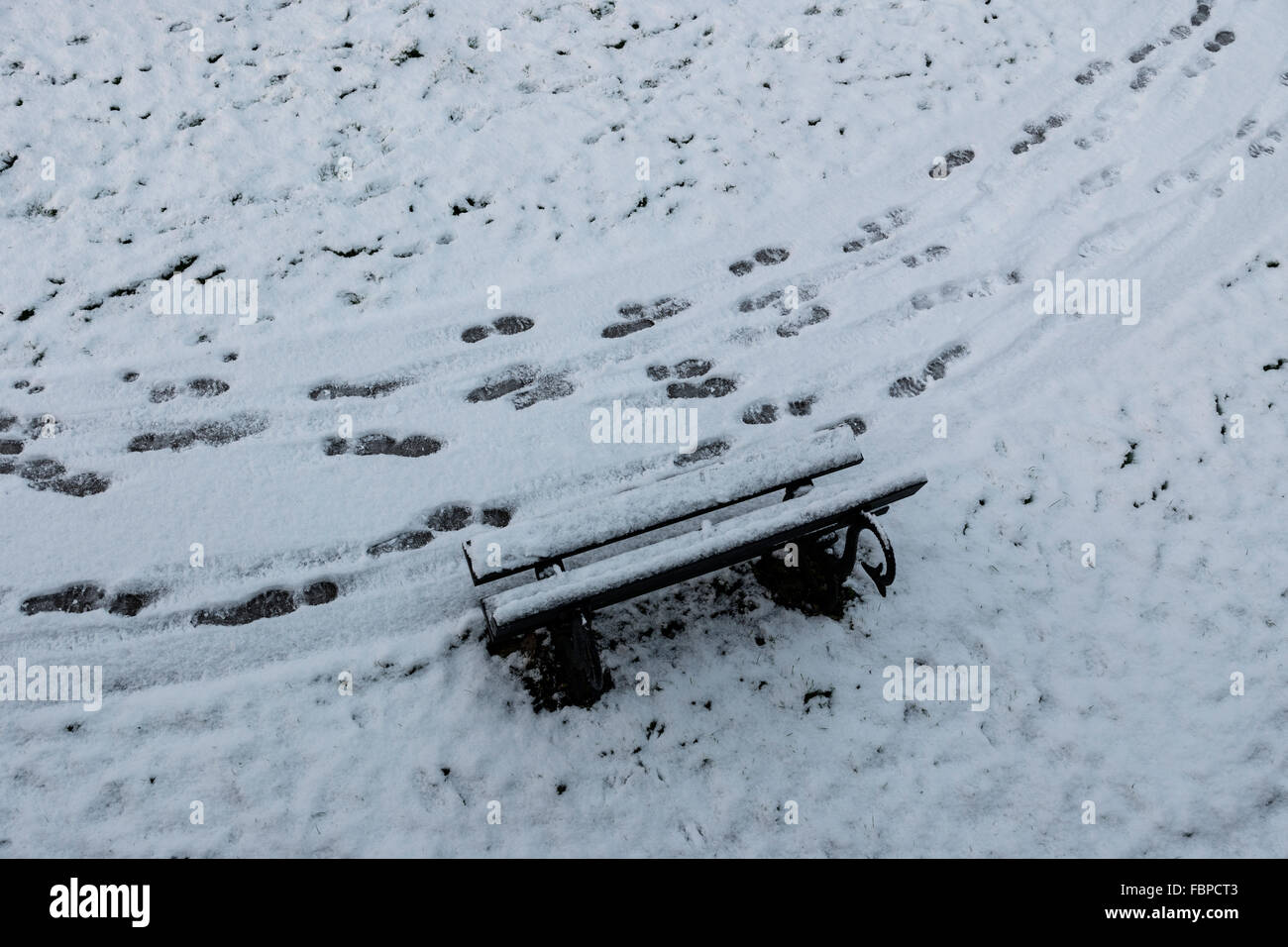 Park bench from above in winter conditions, Clitheroe Castle ...