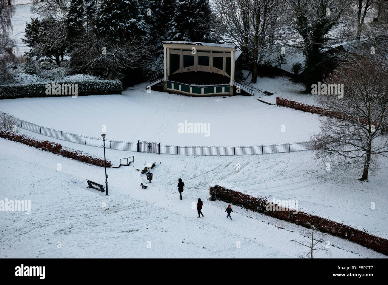 People playing in the bandstand hi-res stock photography and images - Alamy