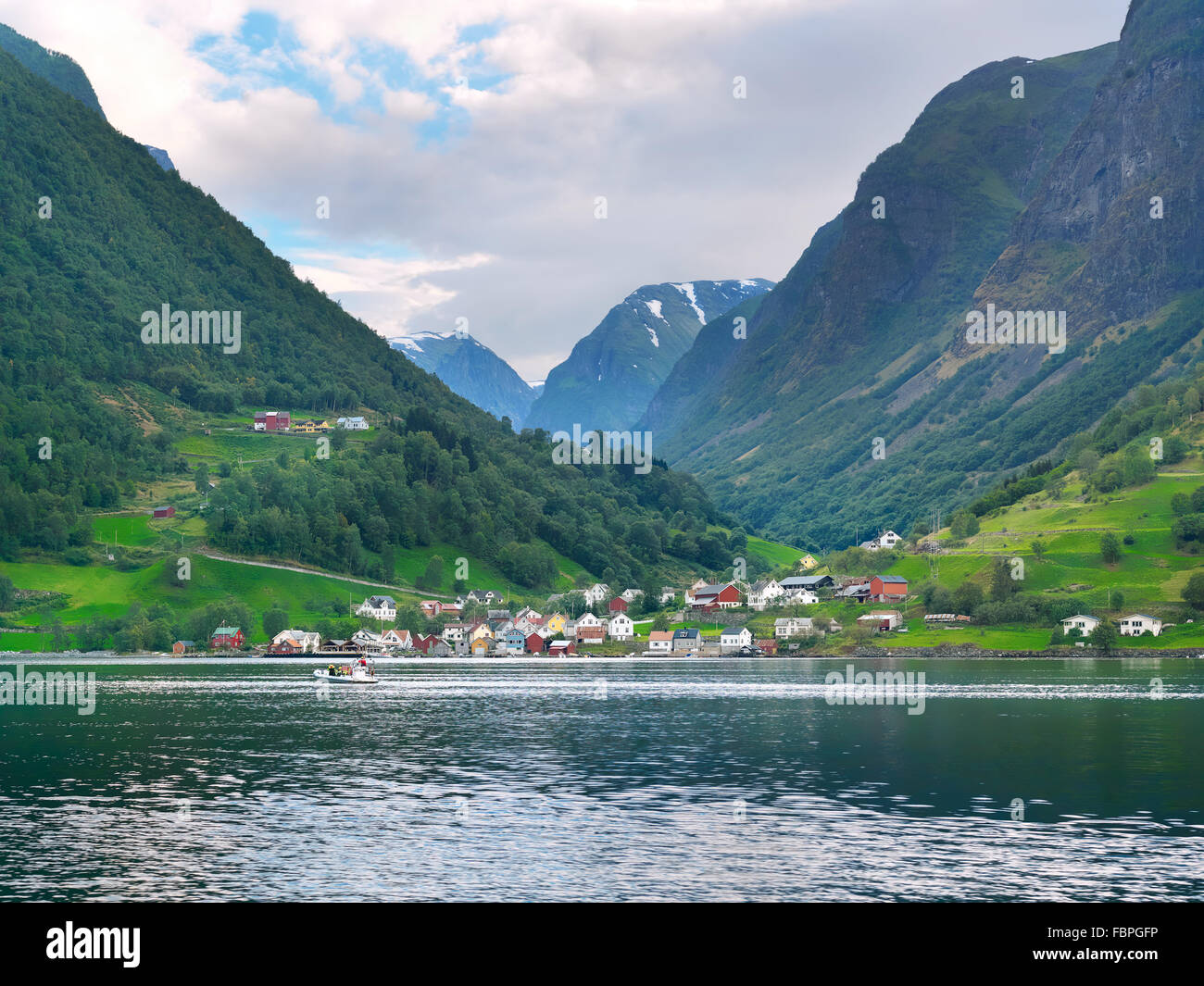Colorful fishing village and mountain landscape of Sognefjord. Norway ...