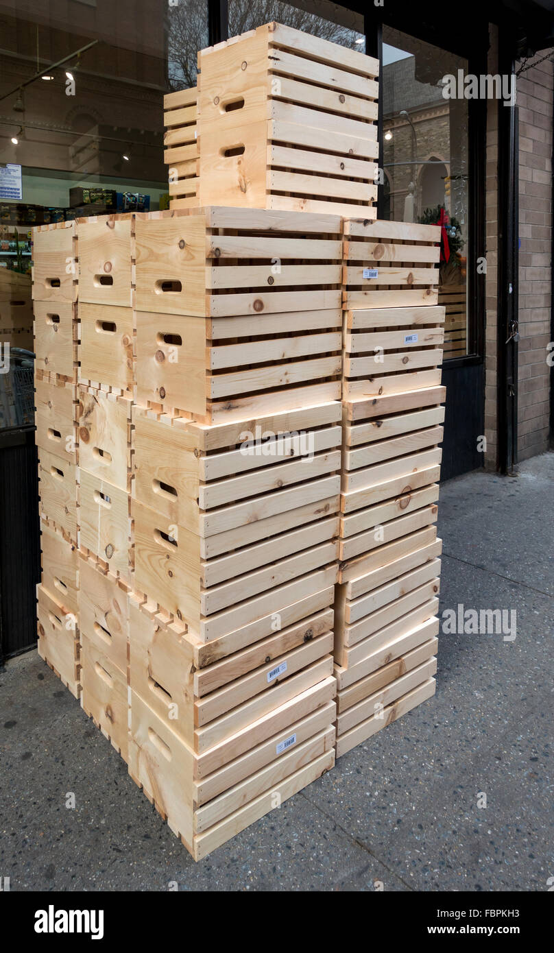 Stacked wooden crates hi-res stock photography and images - Alamy