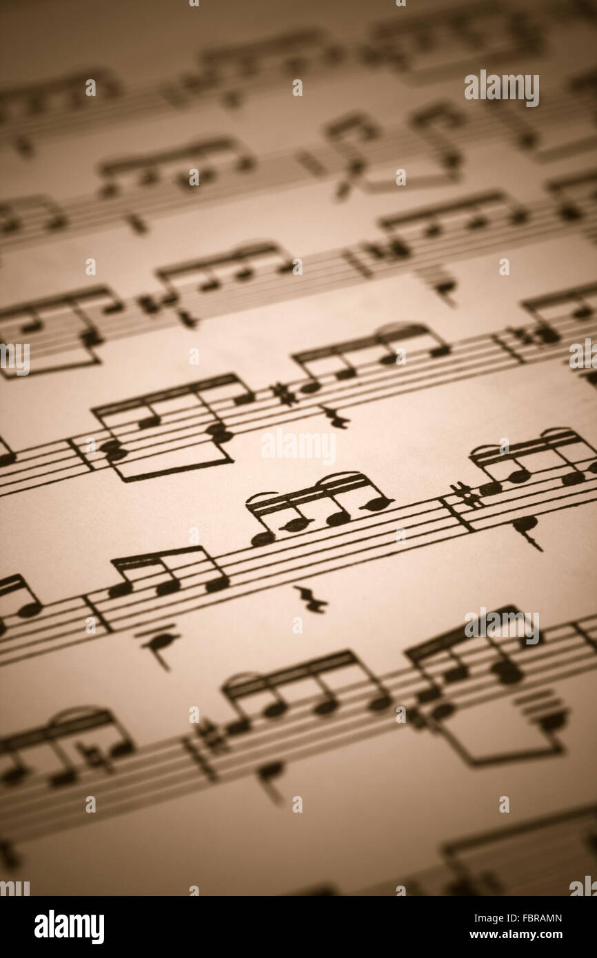 Music staff paper hi-res stock photography and images - Alamy